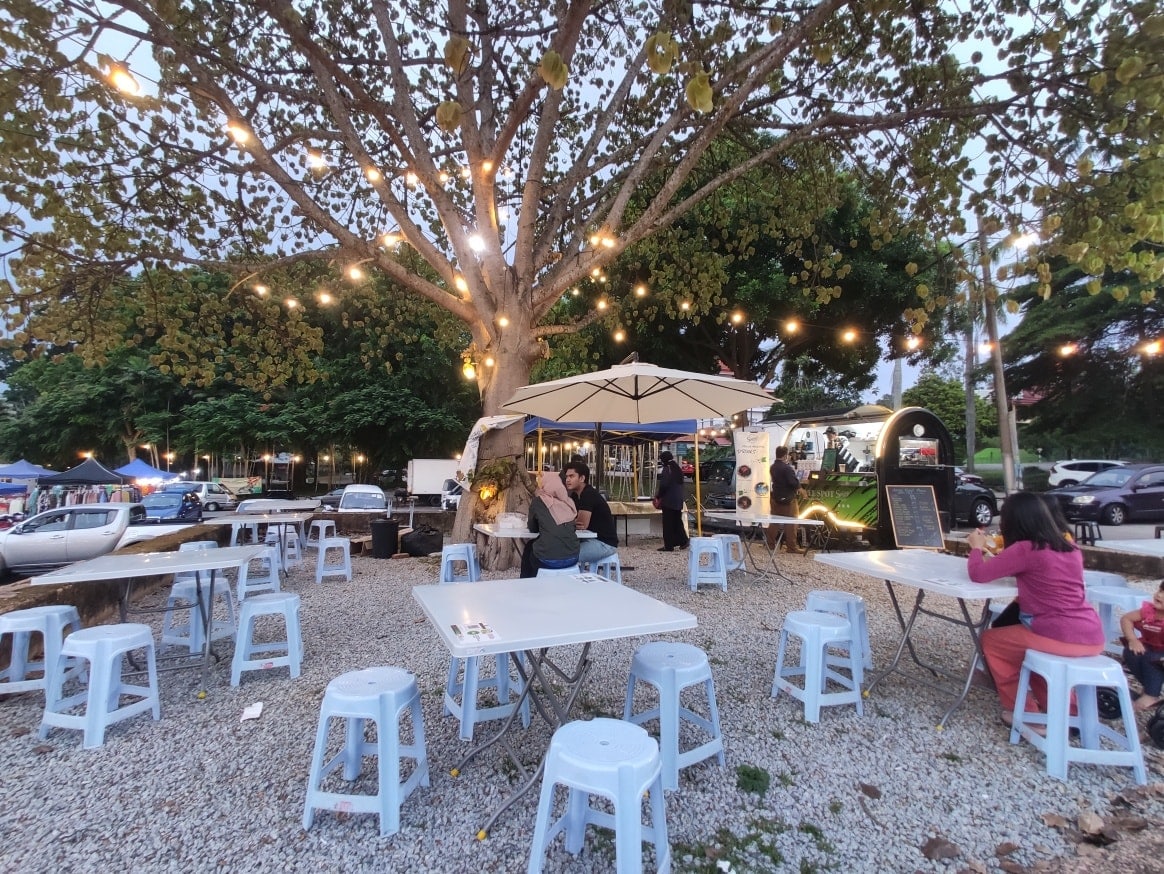 Ley Park Station - Pasar Malam Besar Di Melaka - Cuti Viral