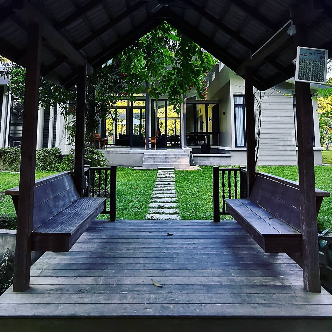 Nouri Glass Villa - Villa Penuh Kehijauan - Cuti Viral